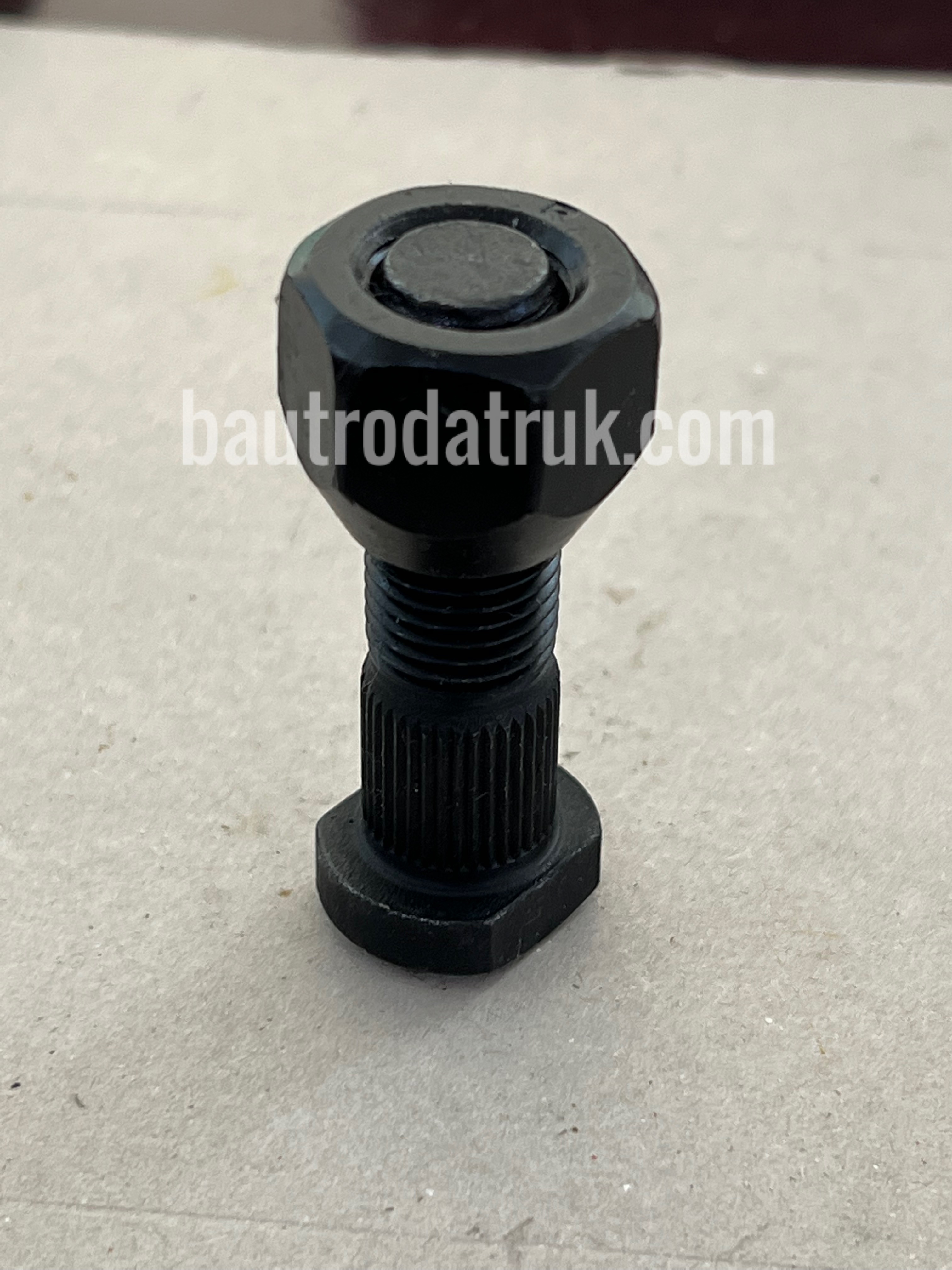 Baut Roda Forklift TCM – Diamond Baut Roda